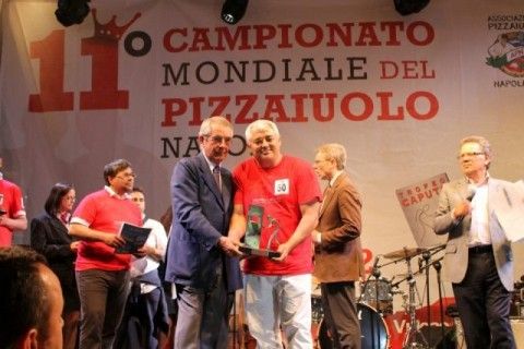 A Marcello D'Erasmo marchigiano di Ortezzano va l'11° Trofeo Caputo per la Pizza Napoletana Stg ...