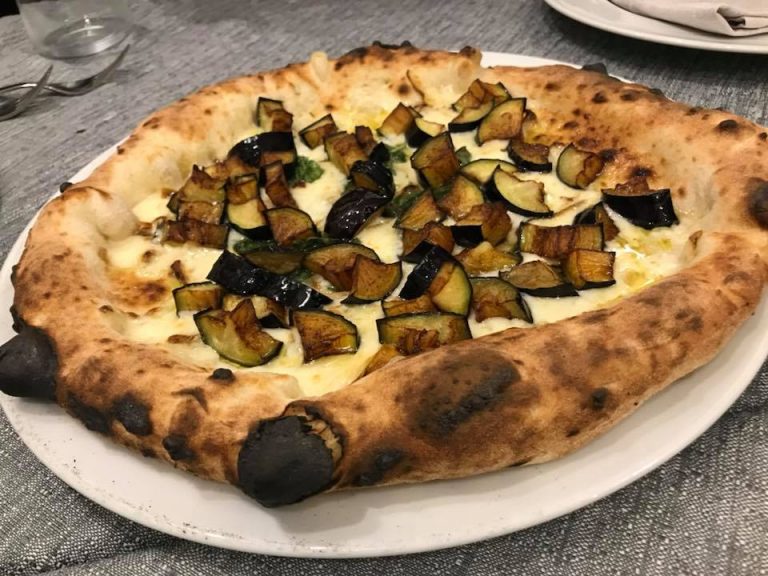 Pizzeria Bellini a Napoli, da Donna Vincenza a Gennaro! - Luciano ...