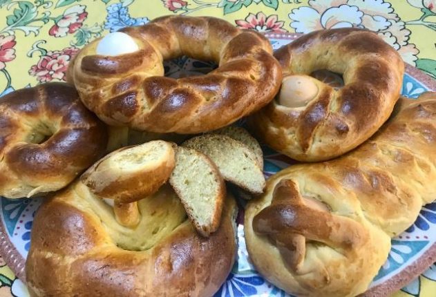 Cuddura calabrese: il dolce della tradizione pasquale. Ricetta di ...