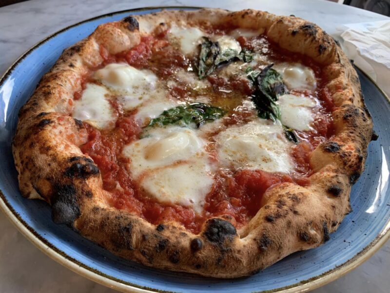 Dove mangiare la pizza provola e pepe