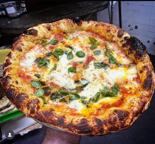 Dove mangiare la pizza provola e pepe