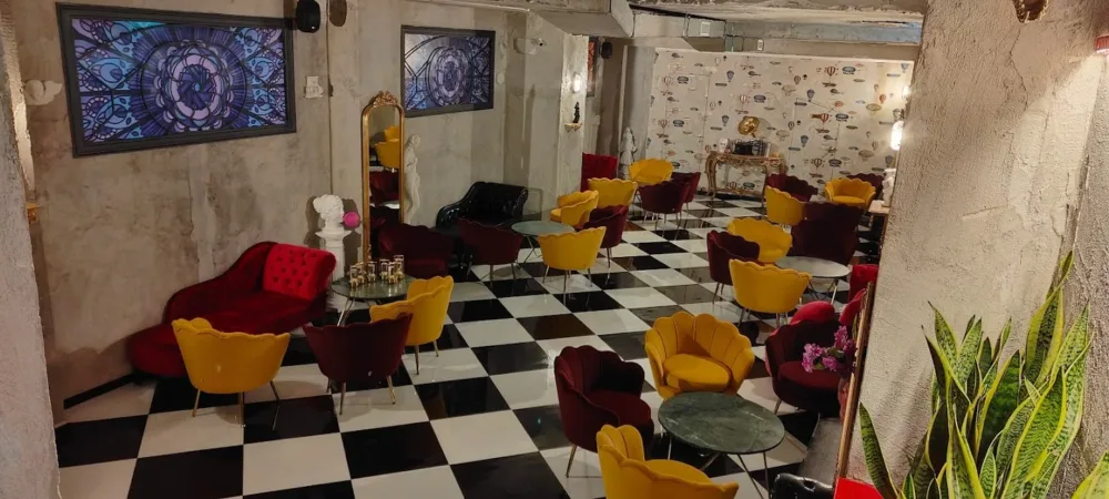 Gaaastronomia e Astronomia, salumeria e secret bar a Napoli