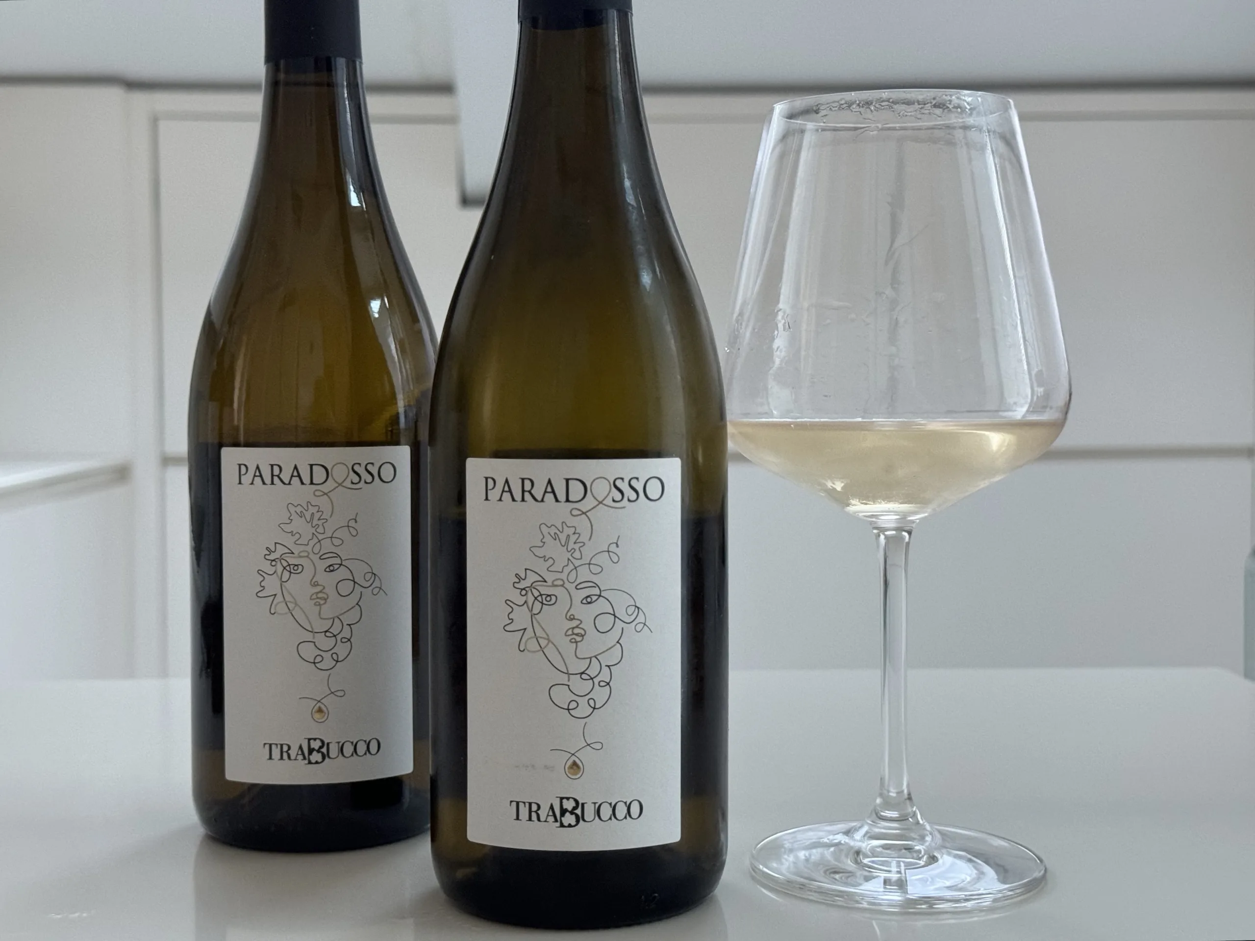 Paradosso: il vino bianco da uve rosse della Cantina Trabucco - Luciano ...