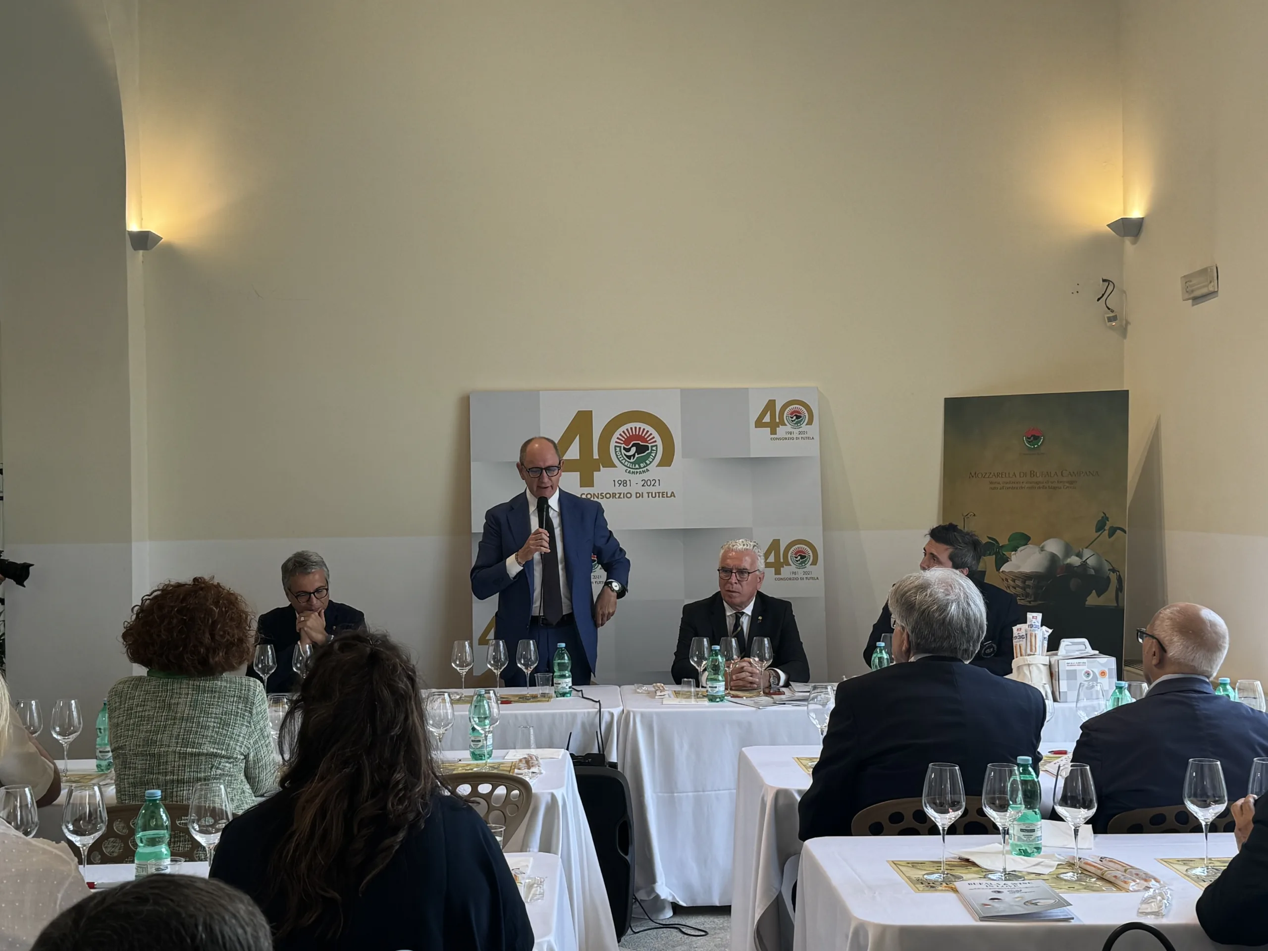 Quale vino scegliere per accompagnare la mozzarella DOP? Da oggi c'è ...