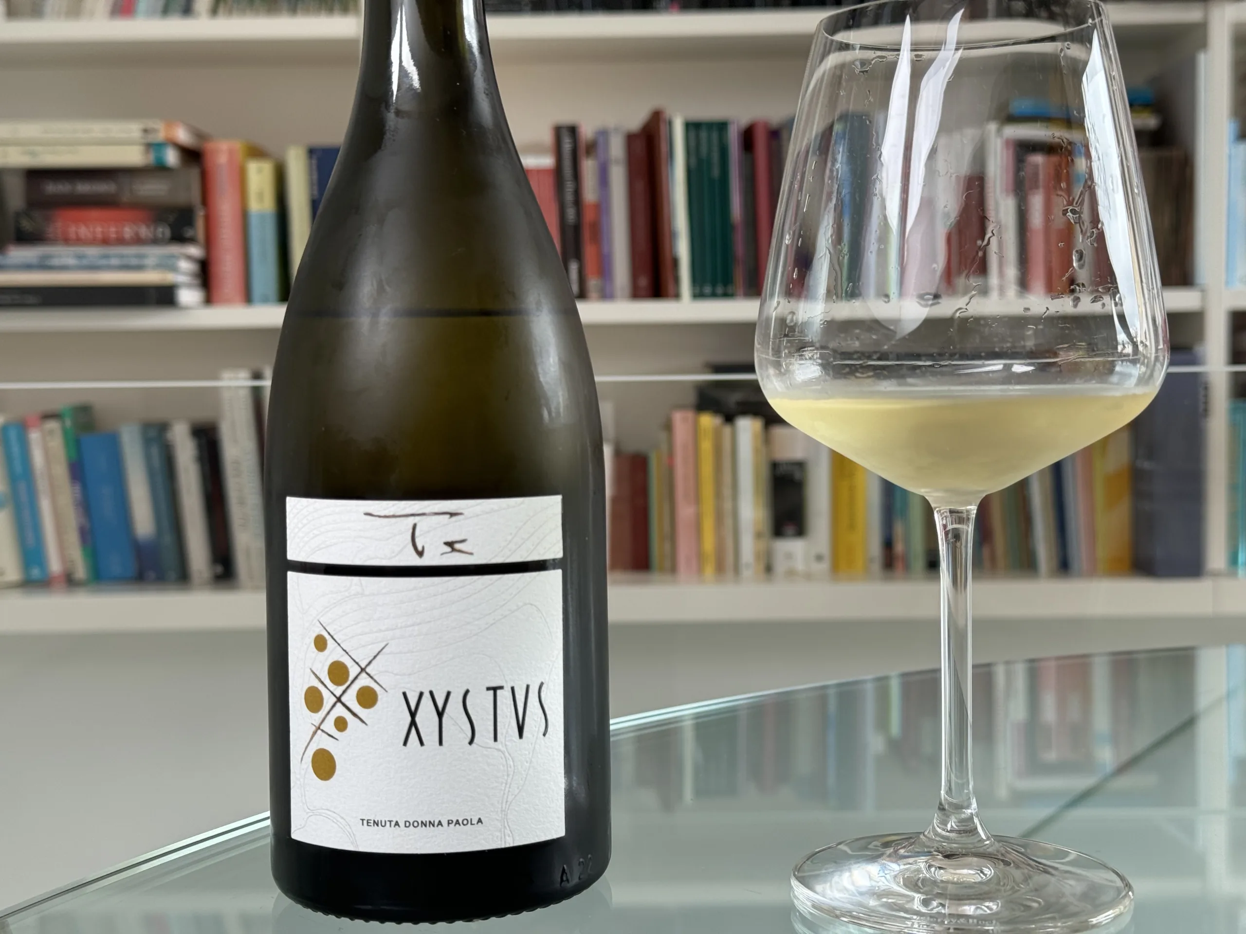 Xystus Bianco 2022 Tenuta Donna Paola, il vino prodotto dalla roccia di ...