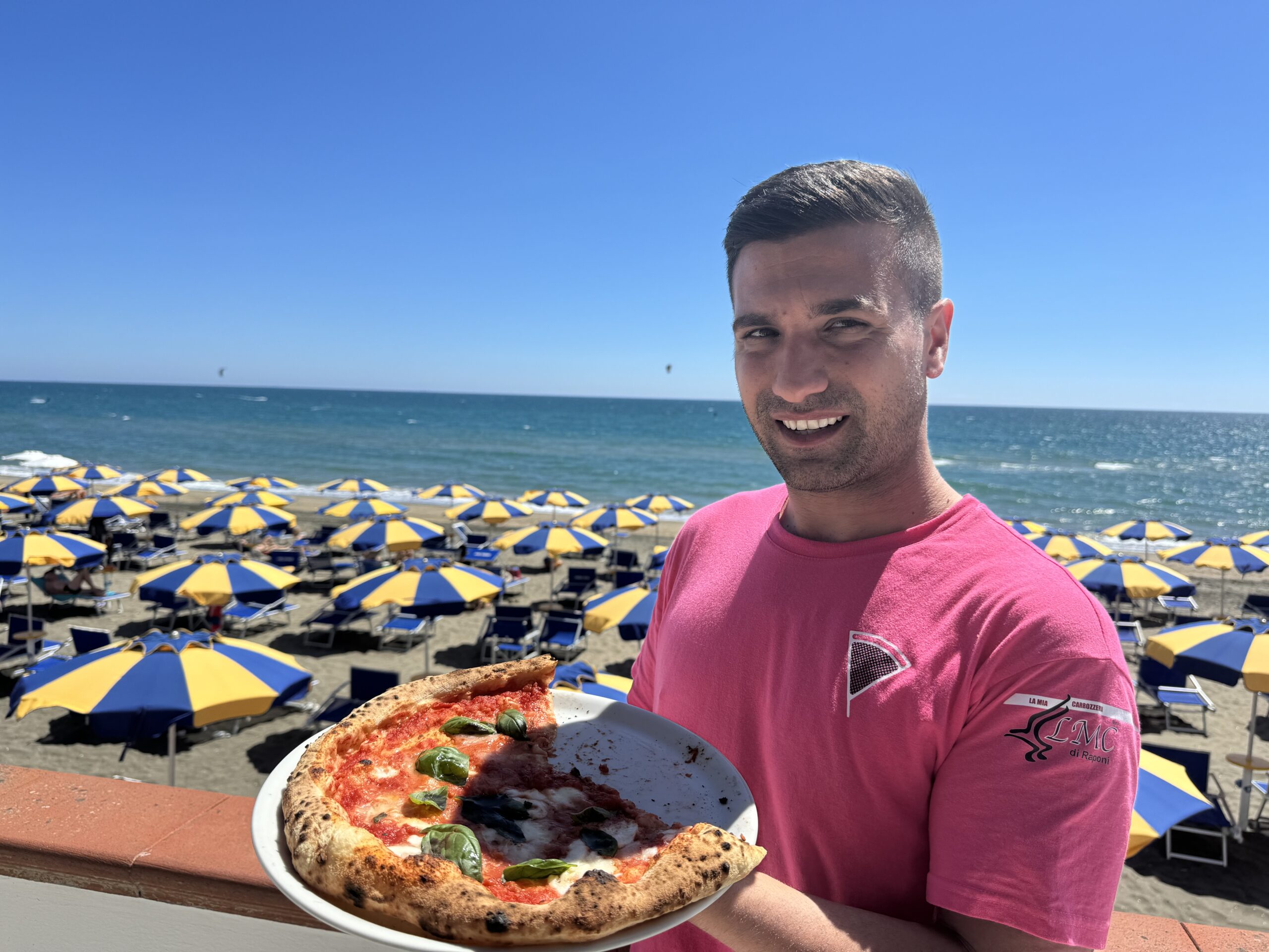 Tintarella di Luca Mastracci, l'arte della pizza in riva al mare a ...